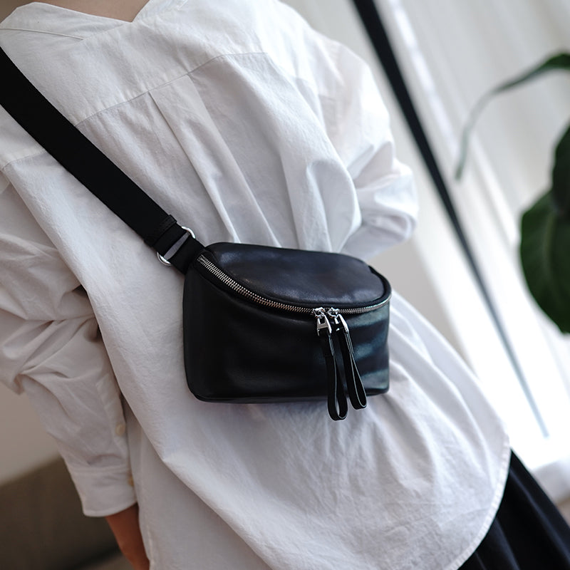 Vintage Womens Black Leather Small Small Sling Bag Chest Bag for Women